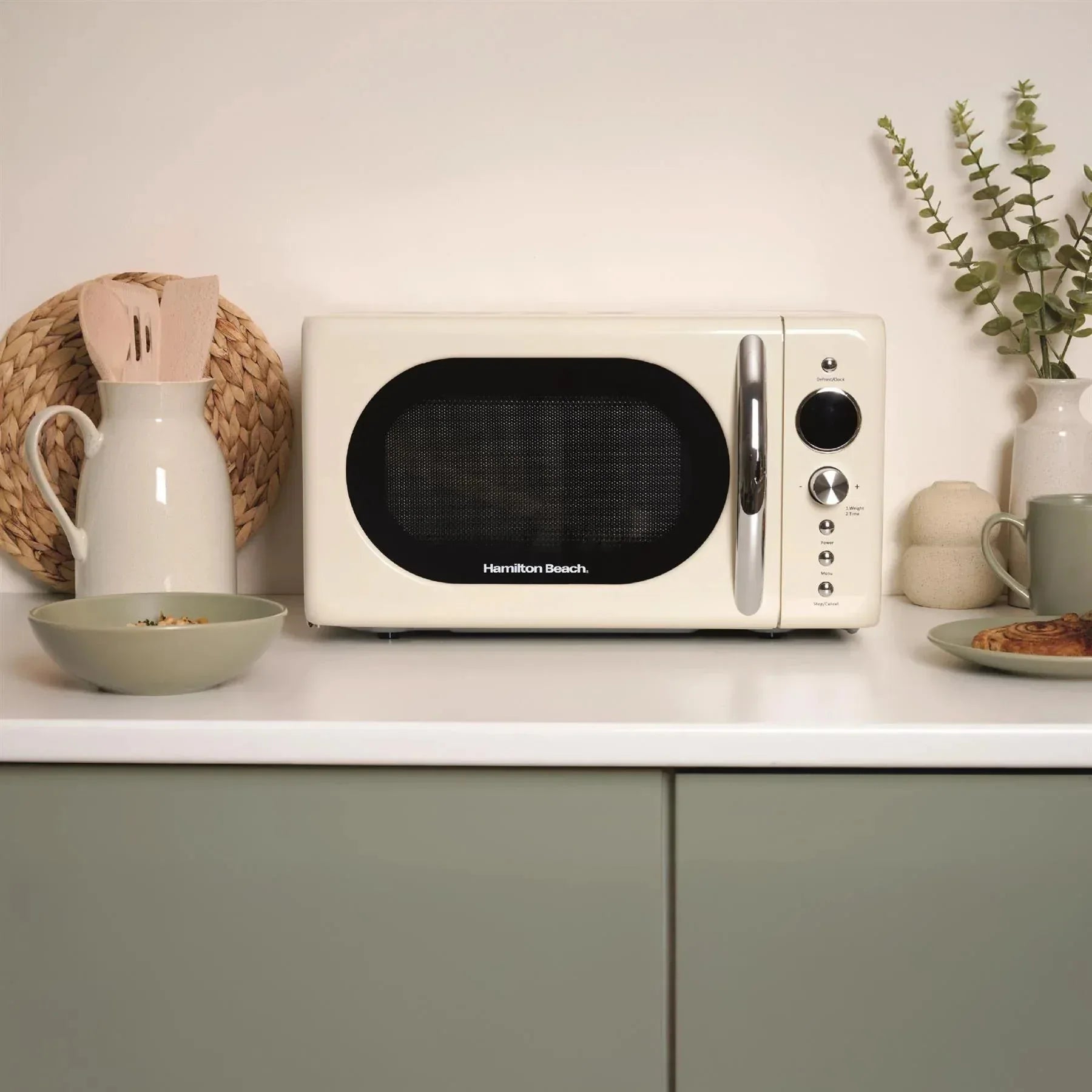 Microwaves | Compact to Family Size | Hamilton Beach UK