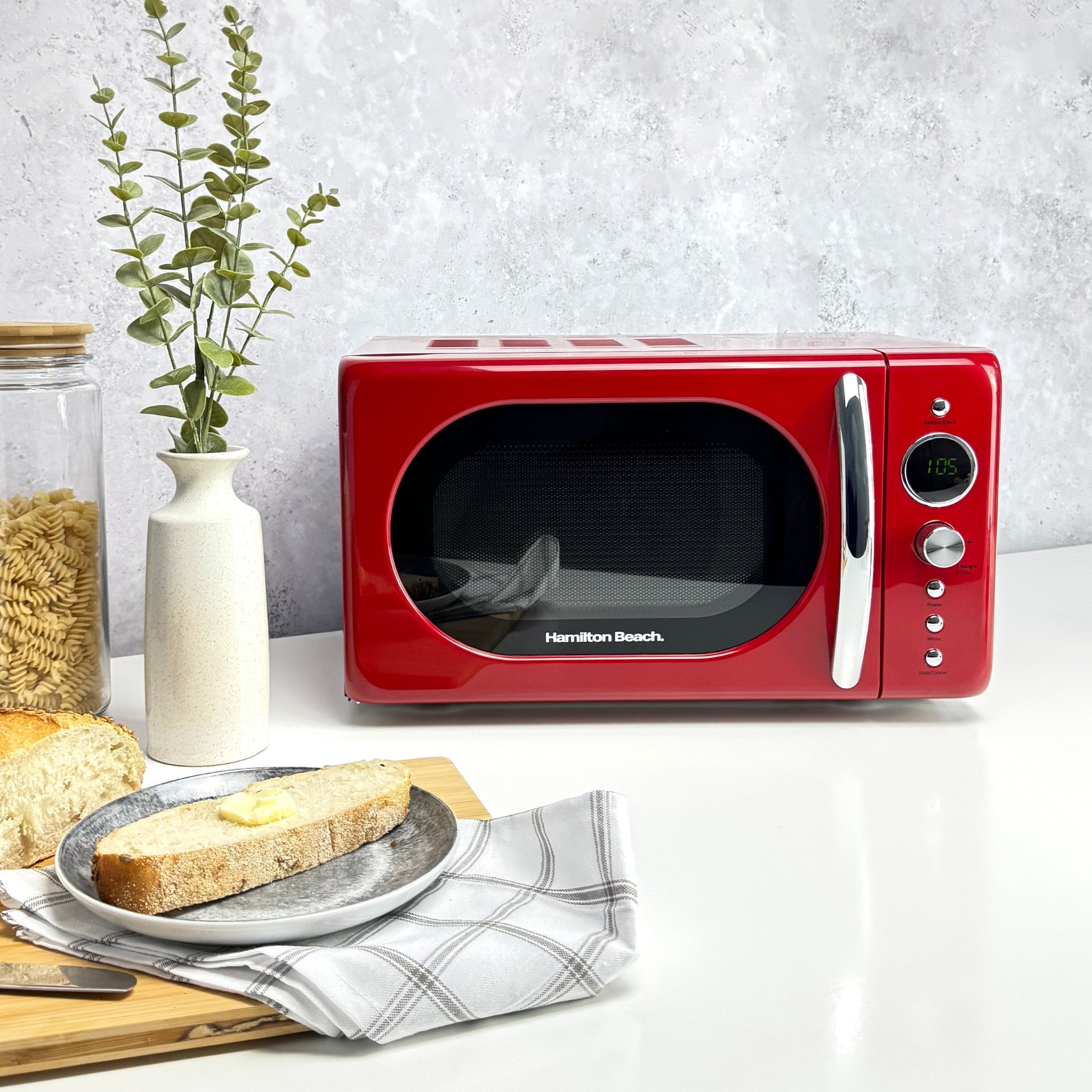Microwaves | Compact to Family Size | Hamilton Beach UK